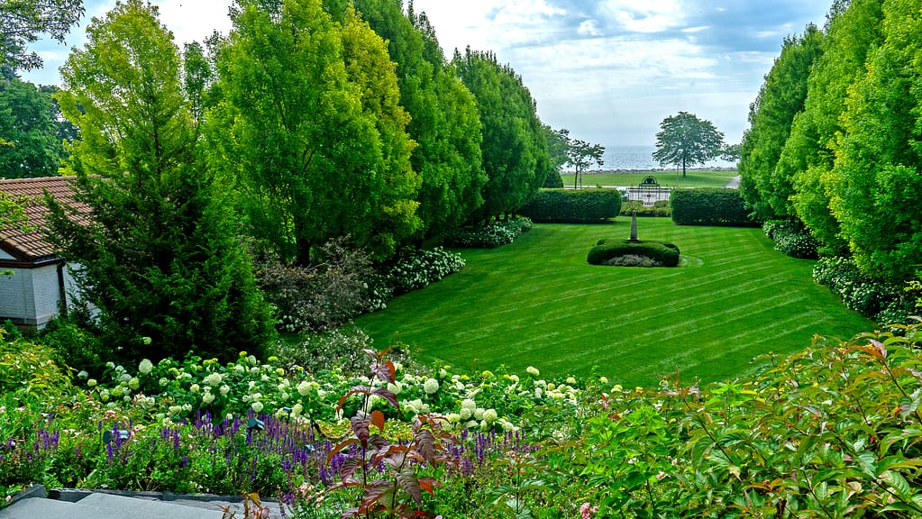 Villa Terrace Landscape Maintenance | WLCA Silver Winner